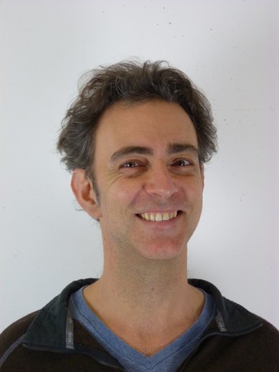 Dr. Ian Marius Peters erhält den Hamakawa-Award auf der 31. PVSEC